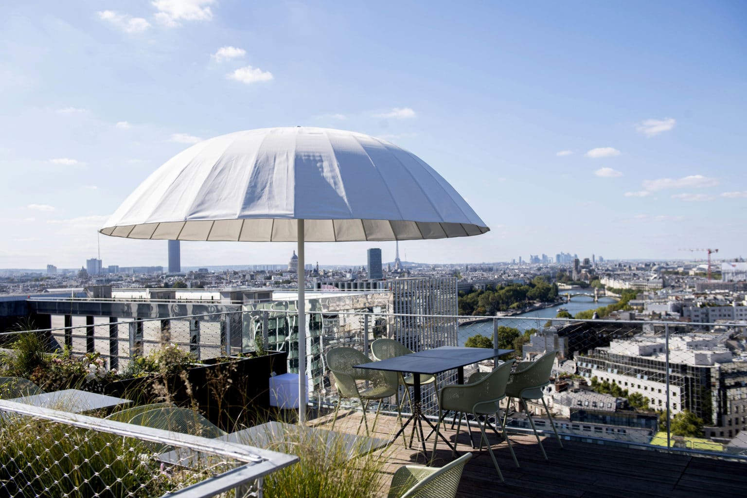 LAHO, le rooftop incontournable de cet été à Paris ! • Mon Paris Joli